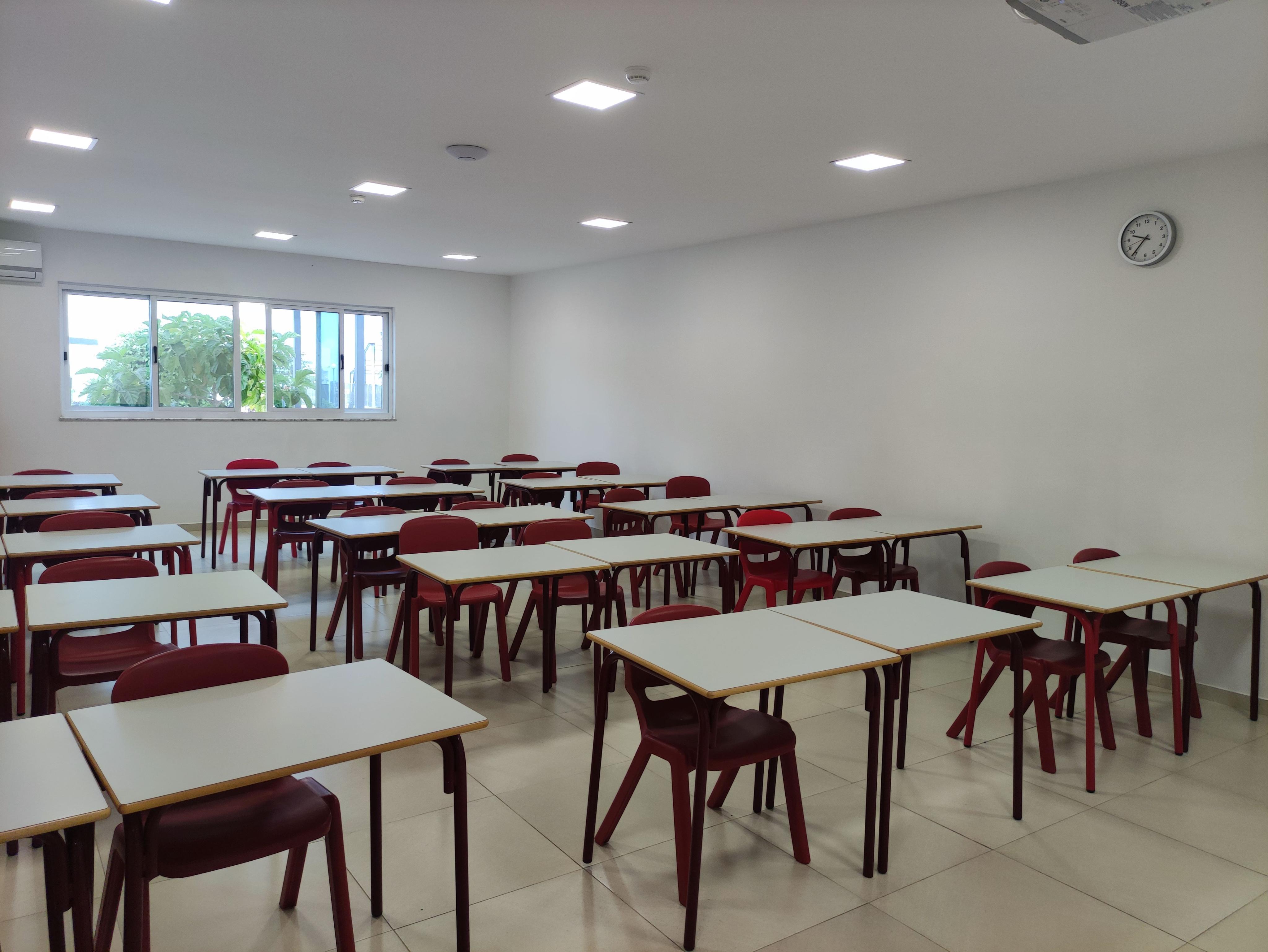 Pavilhão B - Escola Portuguesa de Cabo Verde - Centro de Ensino e ...