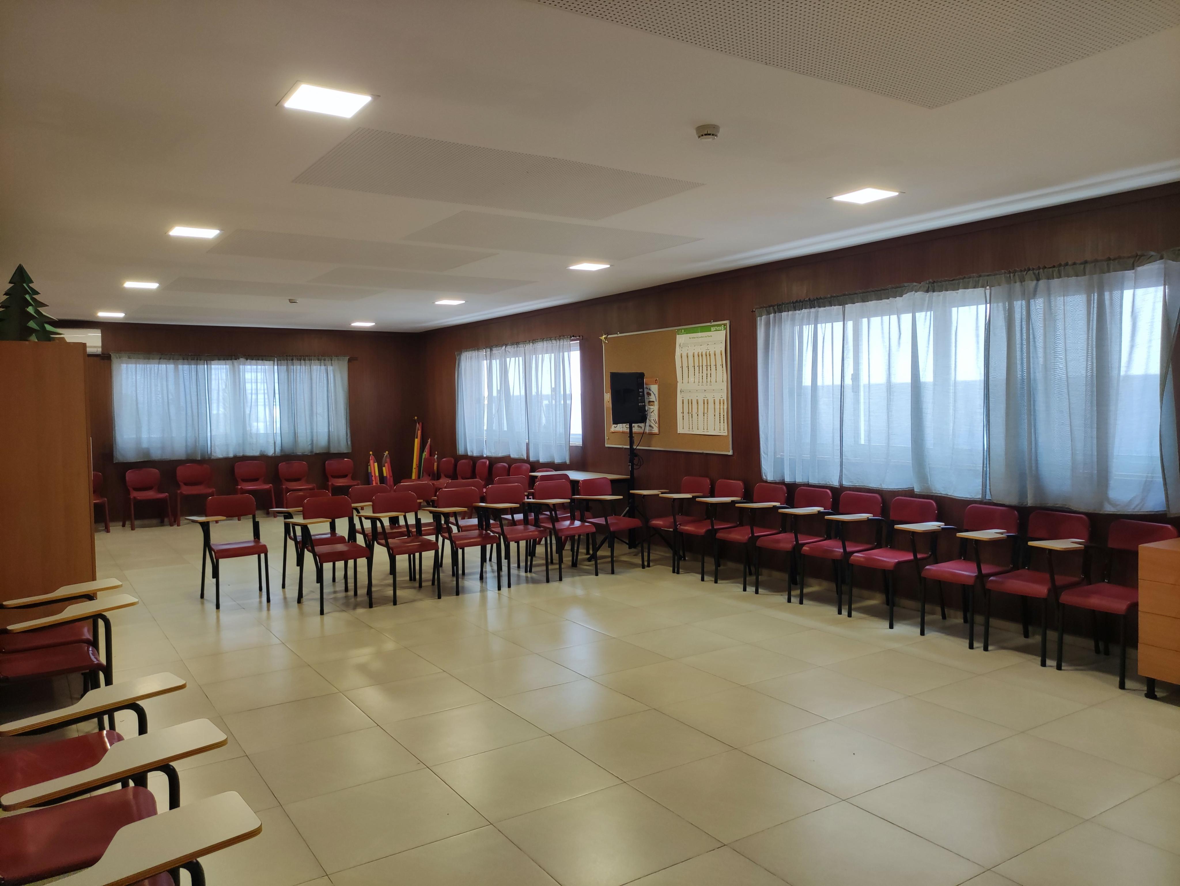 Pavilhão B - Escola Portuguesa de Cabo Verde - Centro de Ensino e ...