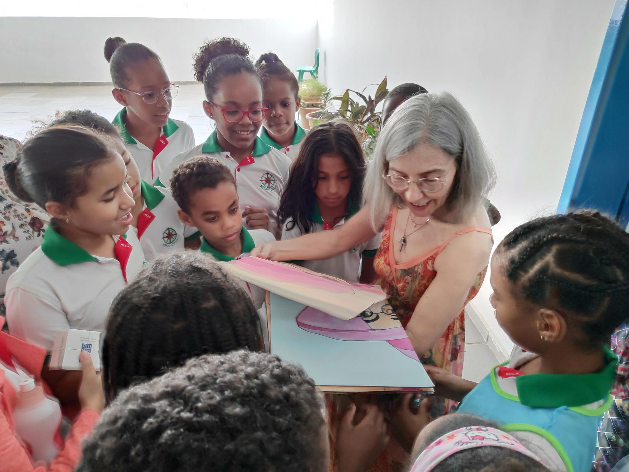 A ESCRITORA CIDÁLIA FERNANDES ASSINALA SEMANA DA LEITURA NA EPCV ...