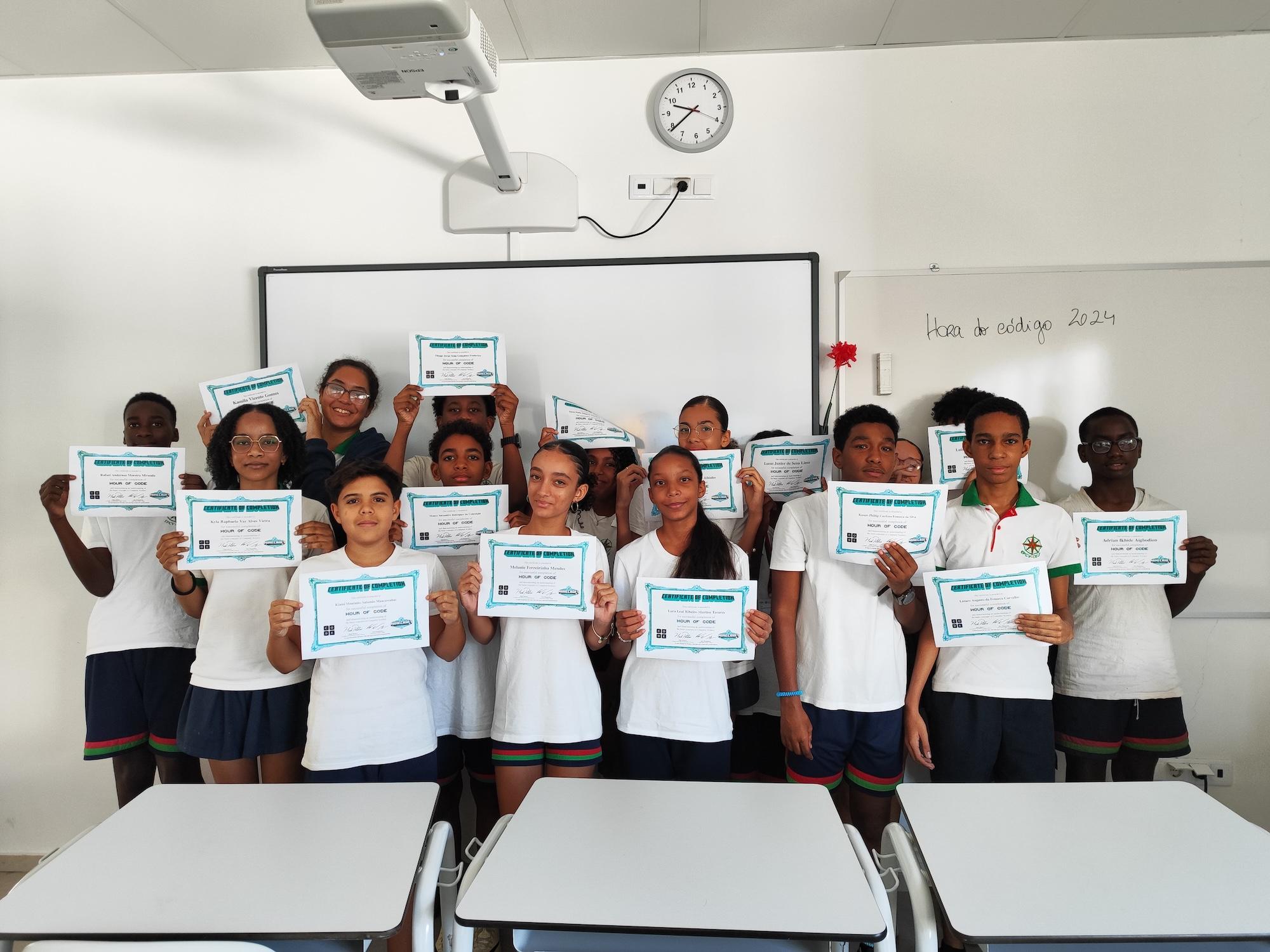 Alunos da EPCV participam na Hora do Código - Escola Portuguesa de Cabo ...