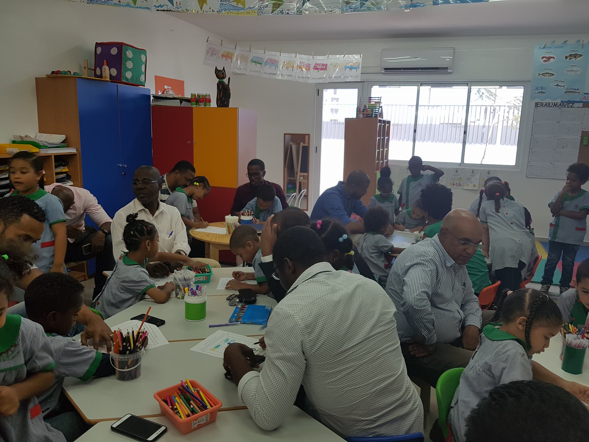 OS PAIS VIERAM À ESCOLA! - Escola Portuguesa de Cabo Verde - Centro de ...